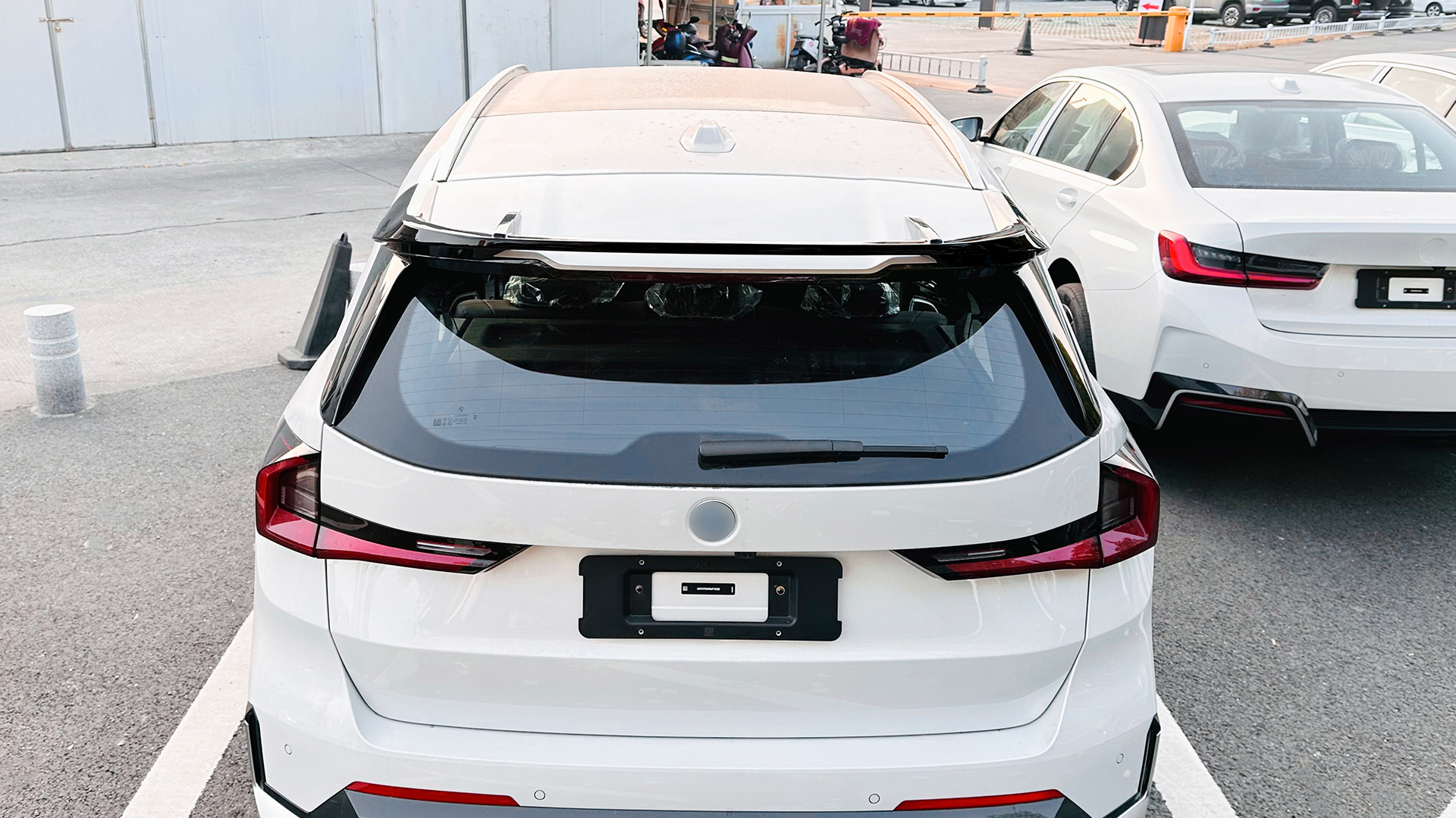 Çin üreticisinden BMW X1 i X1 U11 2023+ için Arka Tavan Kanat Spoyleri ...